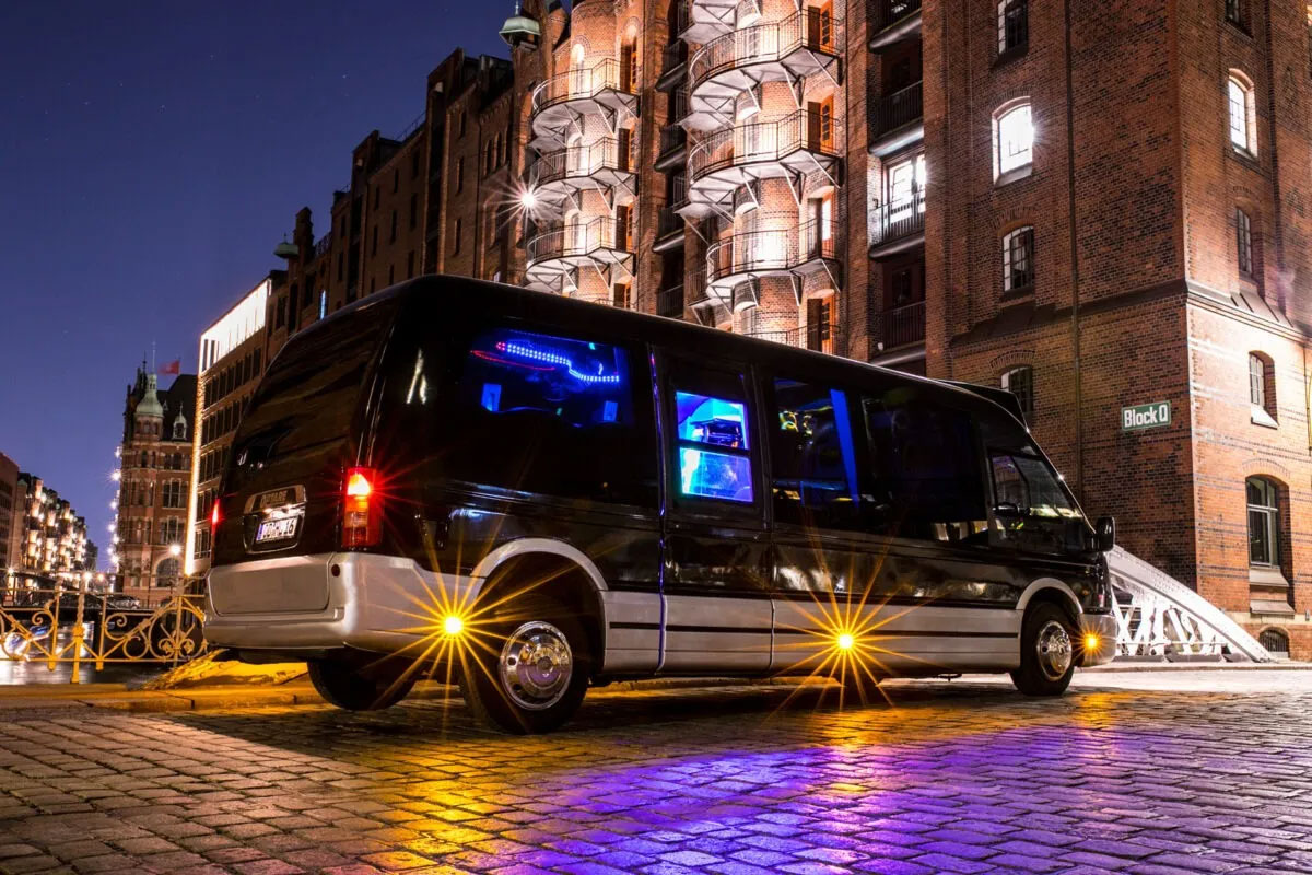Party Shuttle Bus in Berlin? Hier mieten » PS.Stripagentur.com